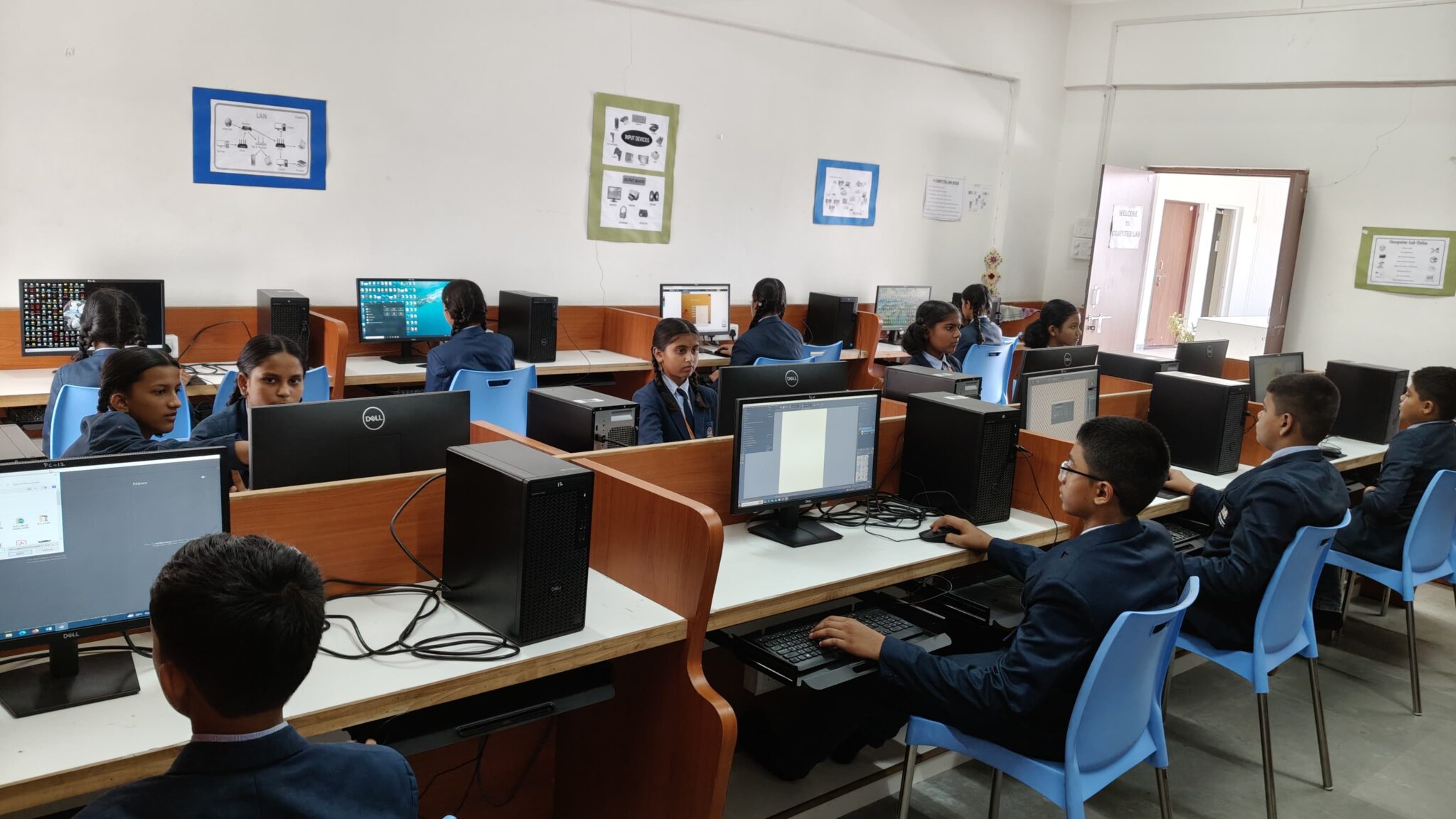 Computer Lab – MVPS's Horizon Academy, Pimpalgaon